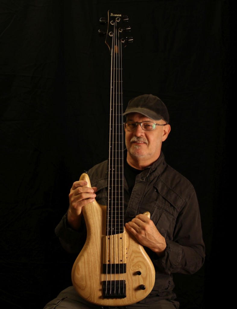 Gary Willis - Bajos y Bajistas