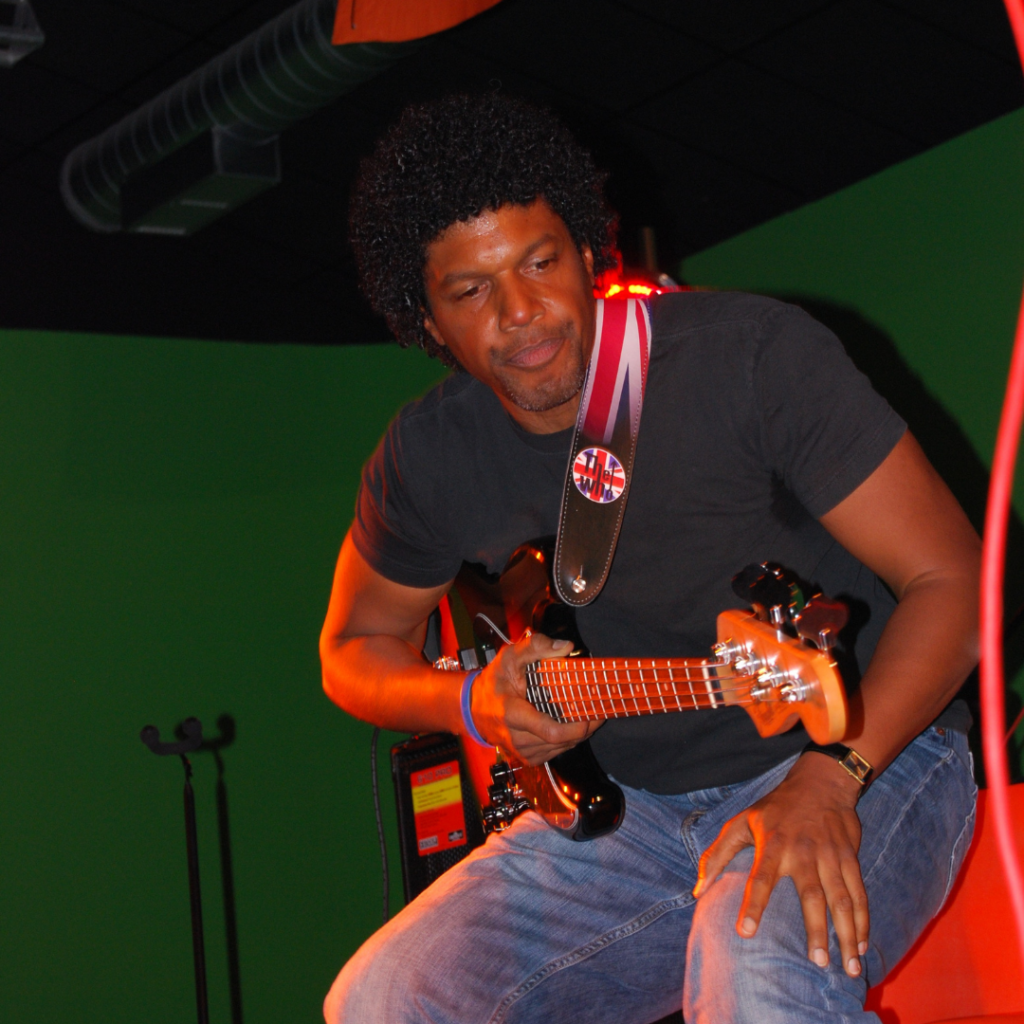 Reggie Hamilton entrevista en español - Bajos y Bajistas