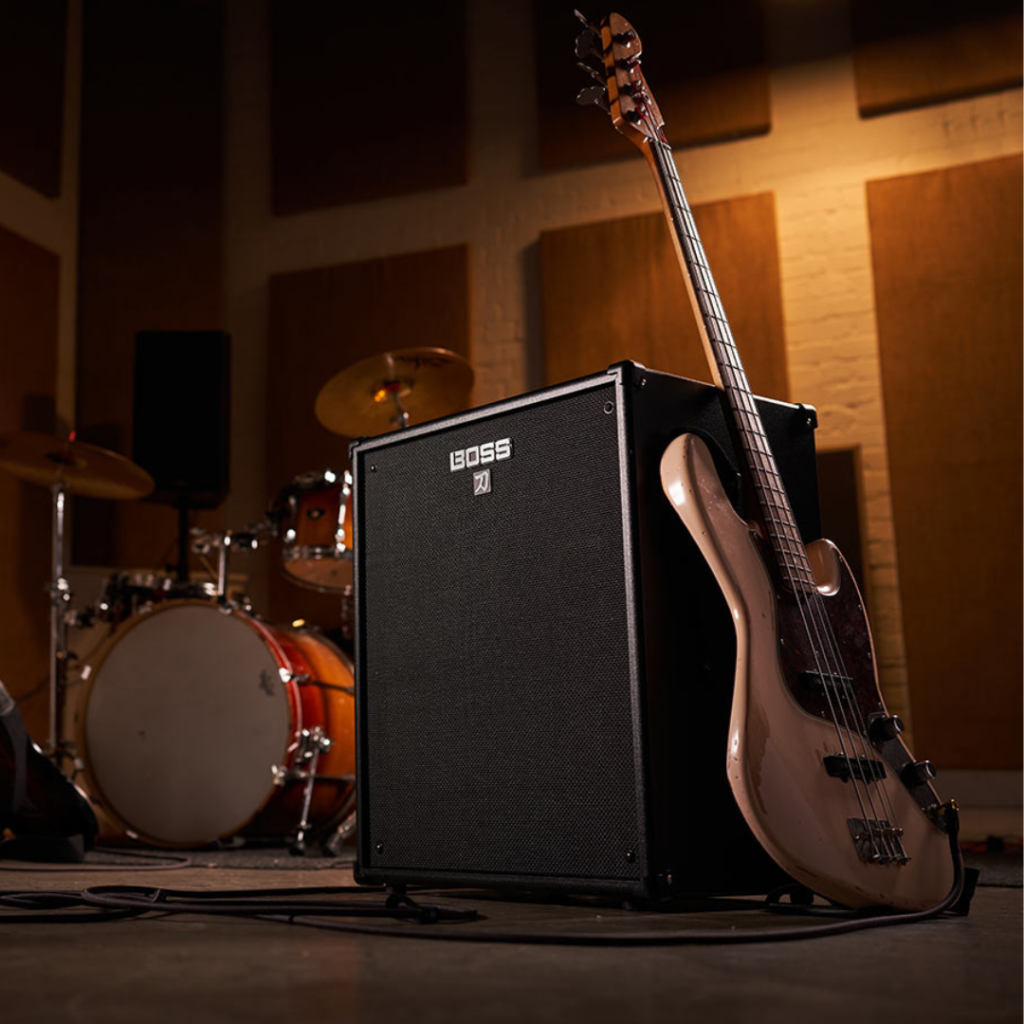 Boss presenta el Katana Bass Combo | Bajos y Bajistas